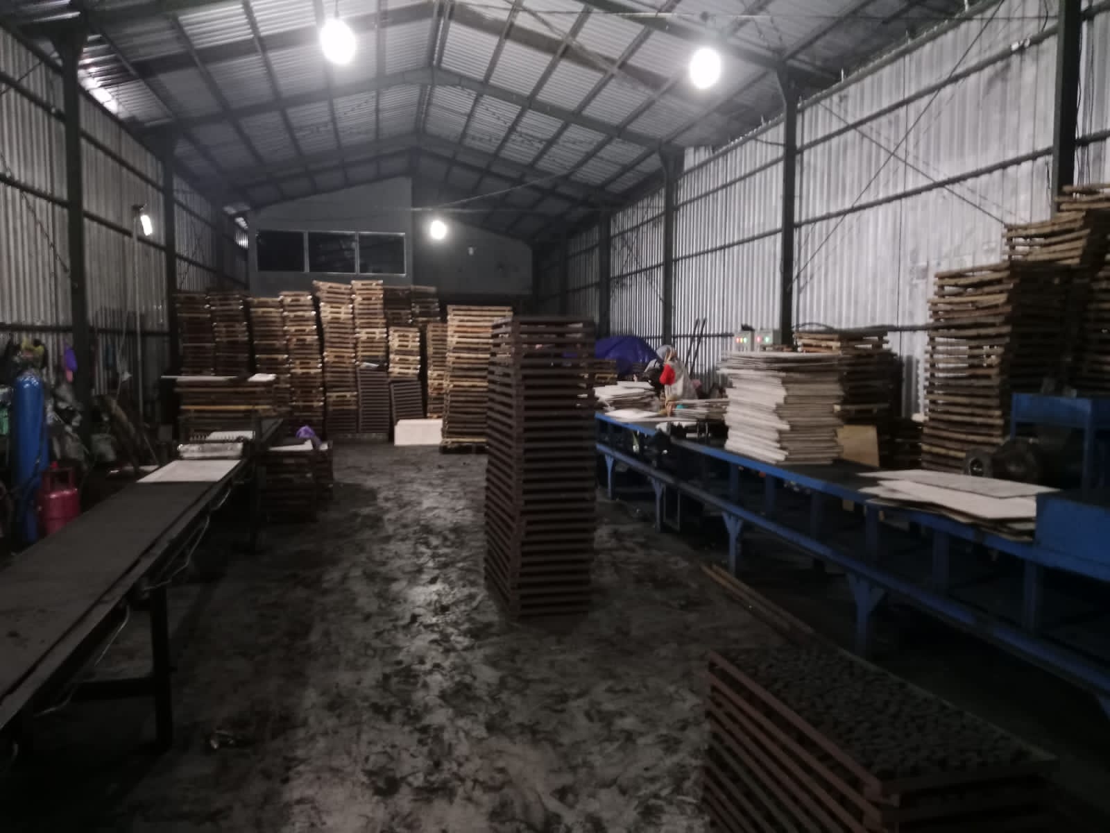 Salah Satu Pabrik PT. Coco Total Karbon Diduga Tak Memiliki Izin, Upah ...